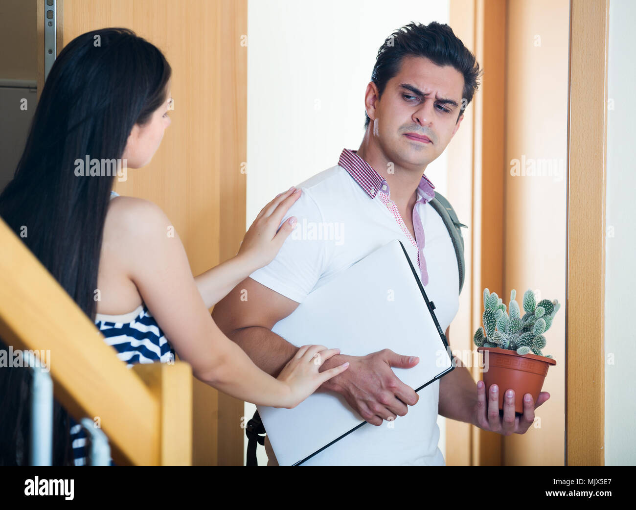 Man woman moving house argue hi-res stock photography and images - Alamy