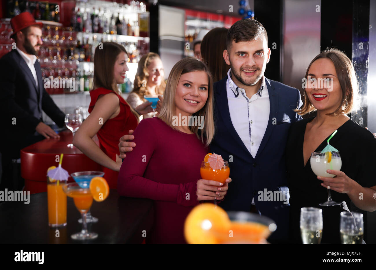 Two women having cocktails hi-res stock photography and images - Alamy