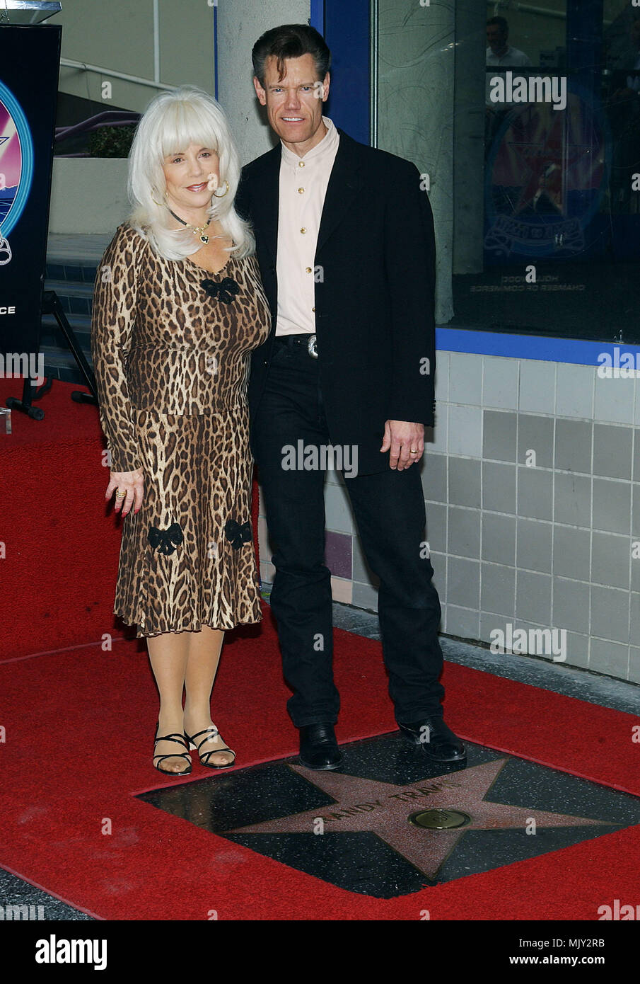 Randy Travis (with wife Elizabeth) received the 2264th star on the ...