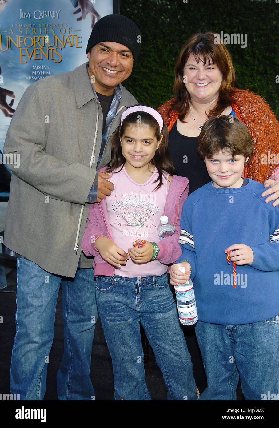 George lopez and family hi-res stock photography and images - Alamy