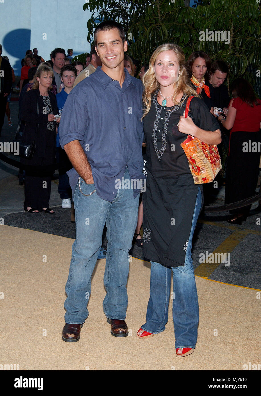 Johnathon Schaech and wife Christina Applegate arriving at the premiere ...