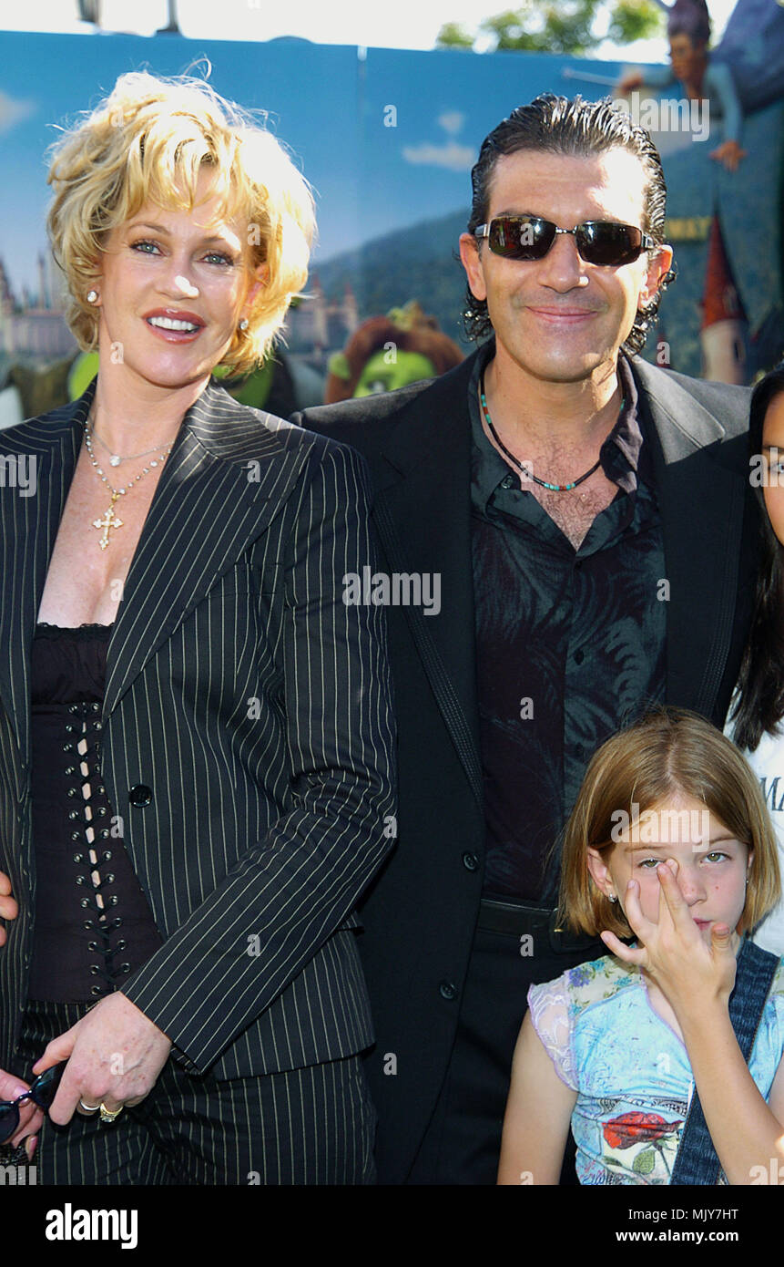 Antonio Banderas with wife Melanie Griffith, daughter Stella arriving ...