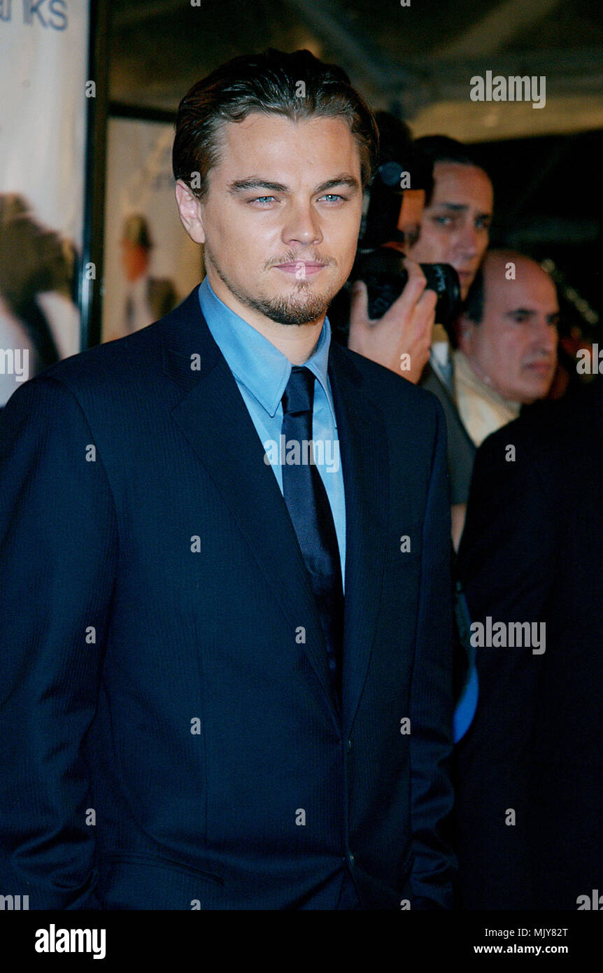 Leonardo DiCaprio arriving at the premiere of "Catch Me If You Can" at ...
