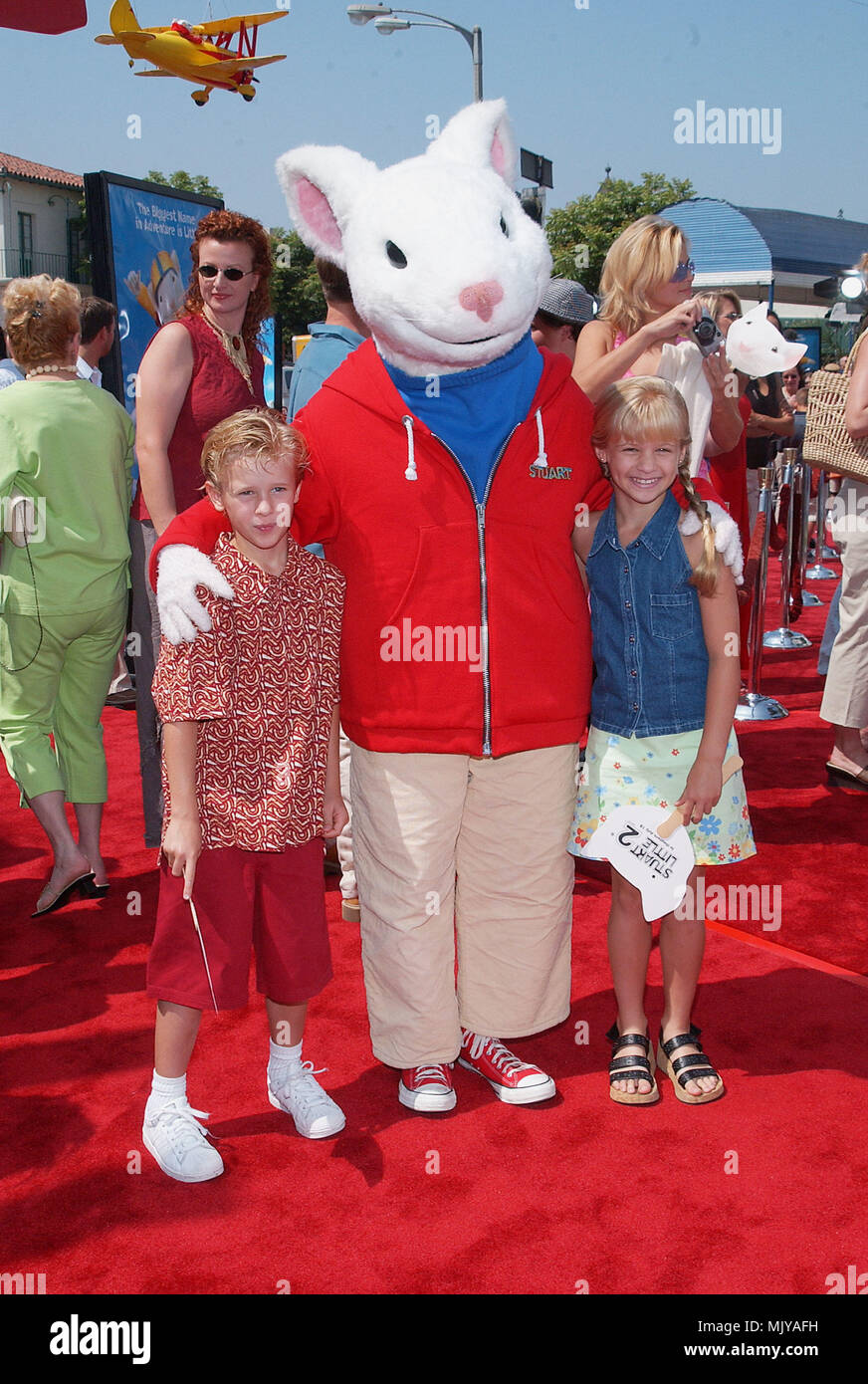 Stuart little family hi-res stock photography and images - Alamy