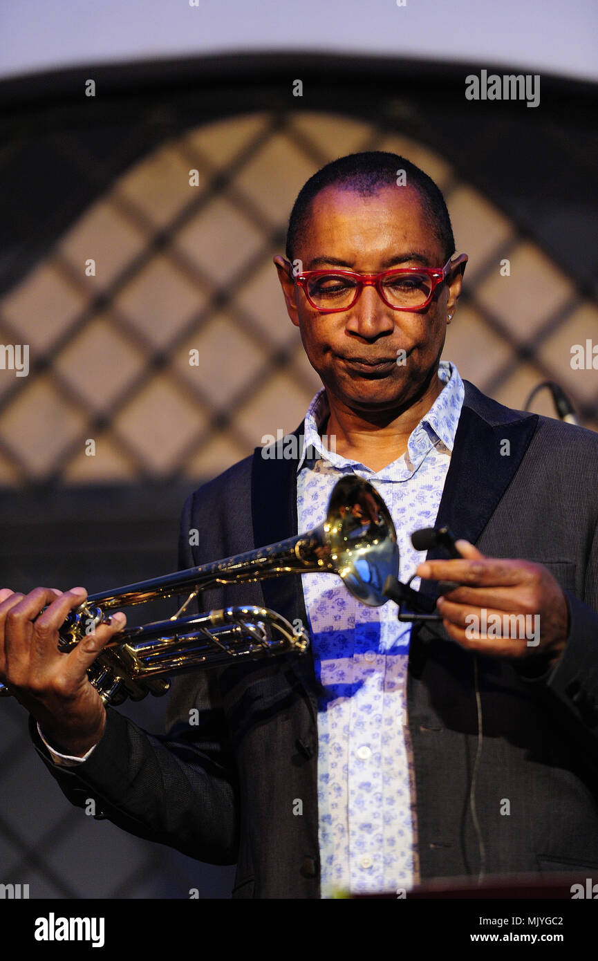 Robert kubiszyn bass hi-res stock photography and images - Alamy