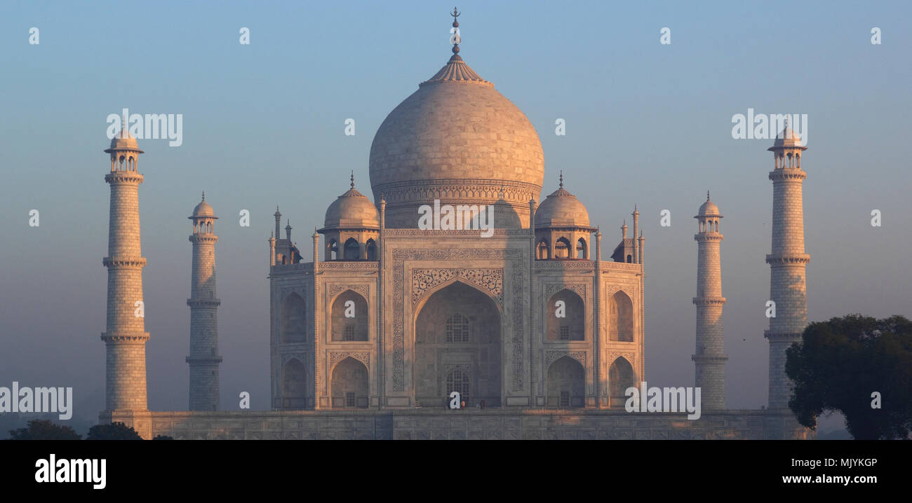 Taj mahal with sunrise hi-res stock photography and images - Alamy