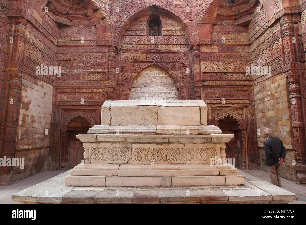 Iltutmish's tomb in Delhi (13th century Stock Photo - Alamy