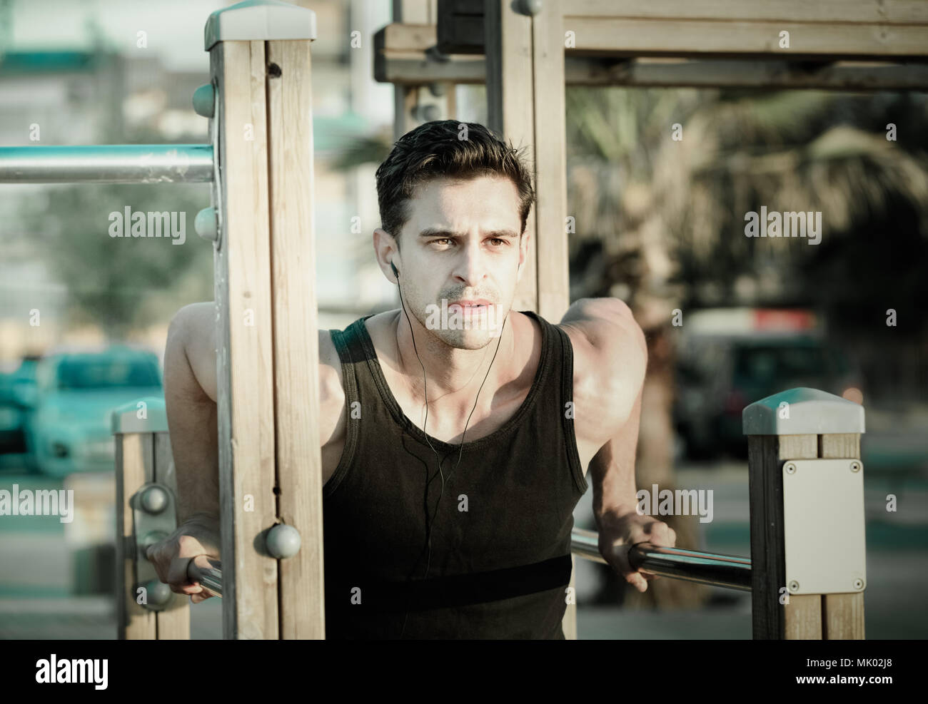 Parallel bar dips hi-res stock photography and images - Alamy