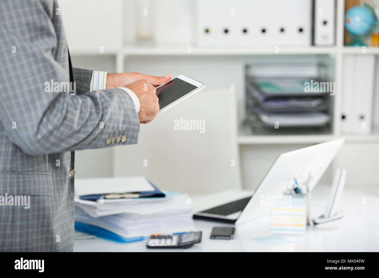 Middle size hi-res stock photography and images - Alamy