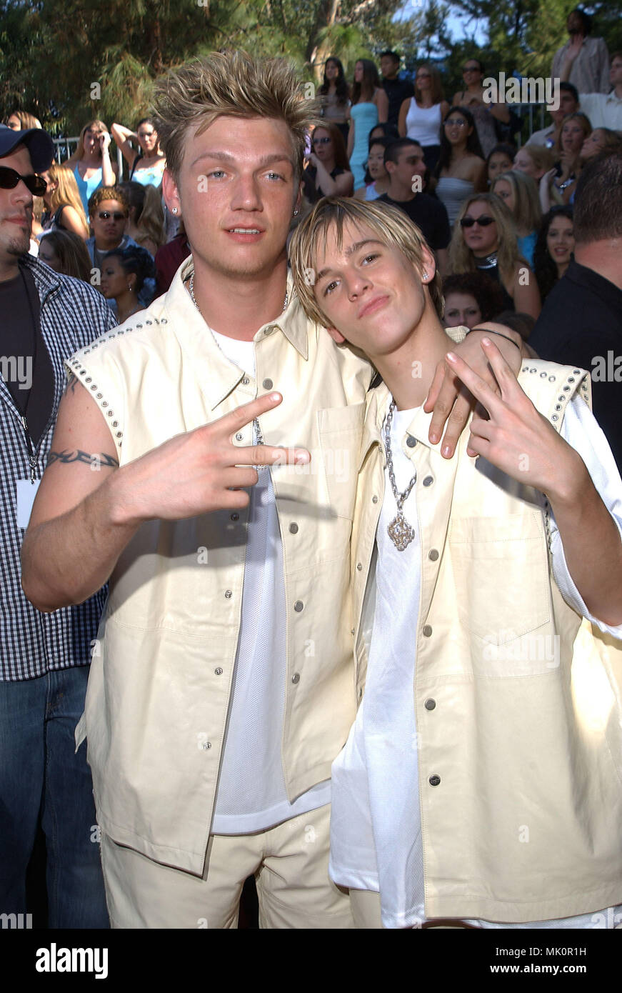 Nick Carter and brother Aaron arriving at the Teen Choice Awards 2001 at Universal Studio ...