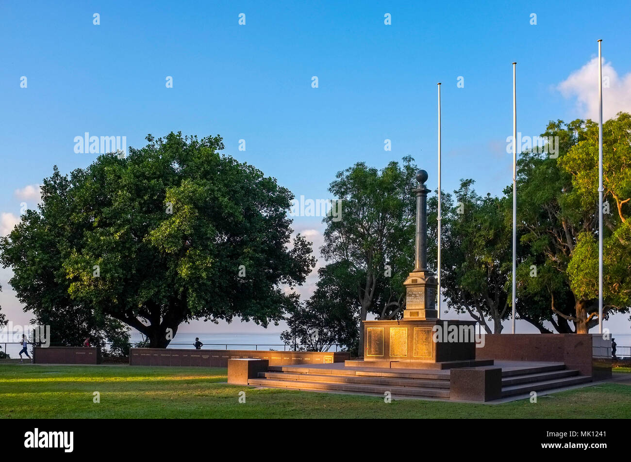 War memorial at the esplanade park hi-res stock photography and images ...