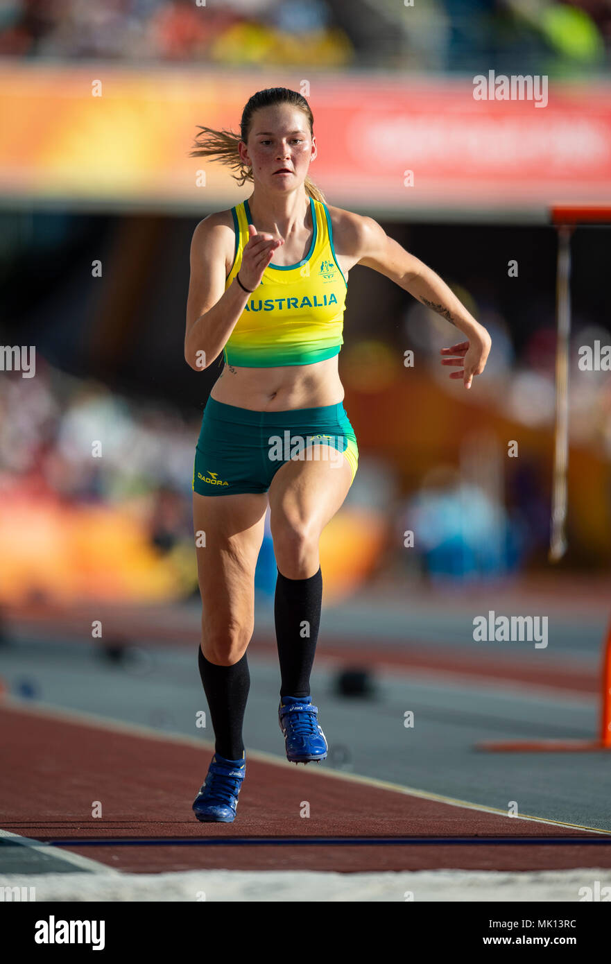 GOLD COAST, AUSTRALIA - APRIL 8: Erin Cleaver of Australia competing in ...