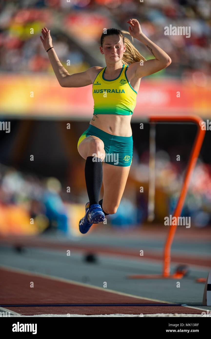GOLD COAST, AUSTRALIA - APRIL 8: Erin Cleaver of Australia competing in ...