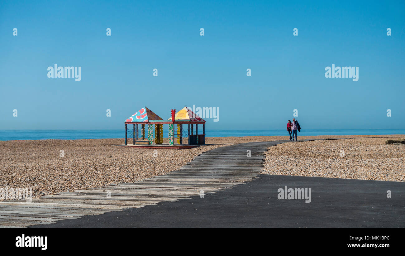 Couple Walking,Folkestone Beach,Folkestone,Kent,England Stock Photo - Alamy