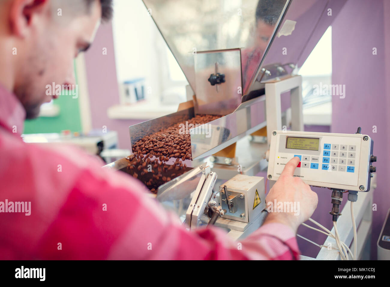 Weighing apparatus hi-res stock photography and images - Alamy