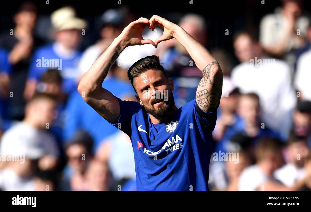 Chelsea's Olivier Giroud celebrates scoring his side's first goal of ...