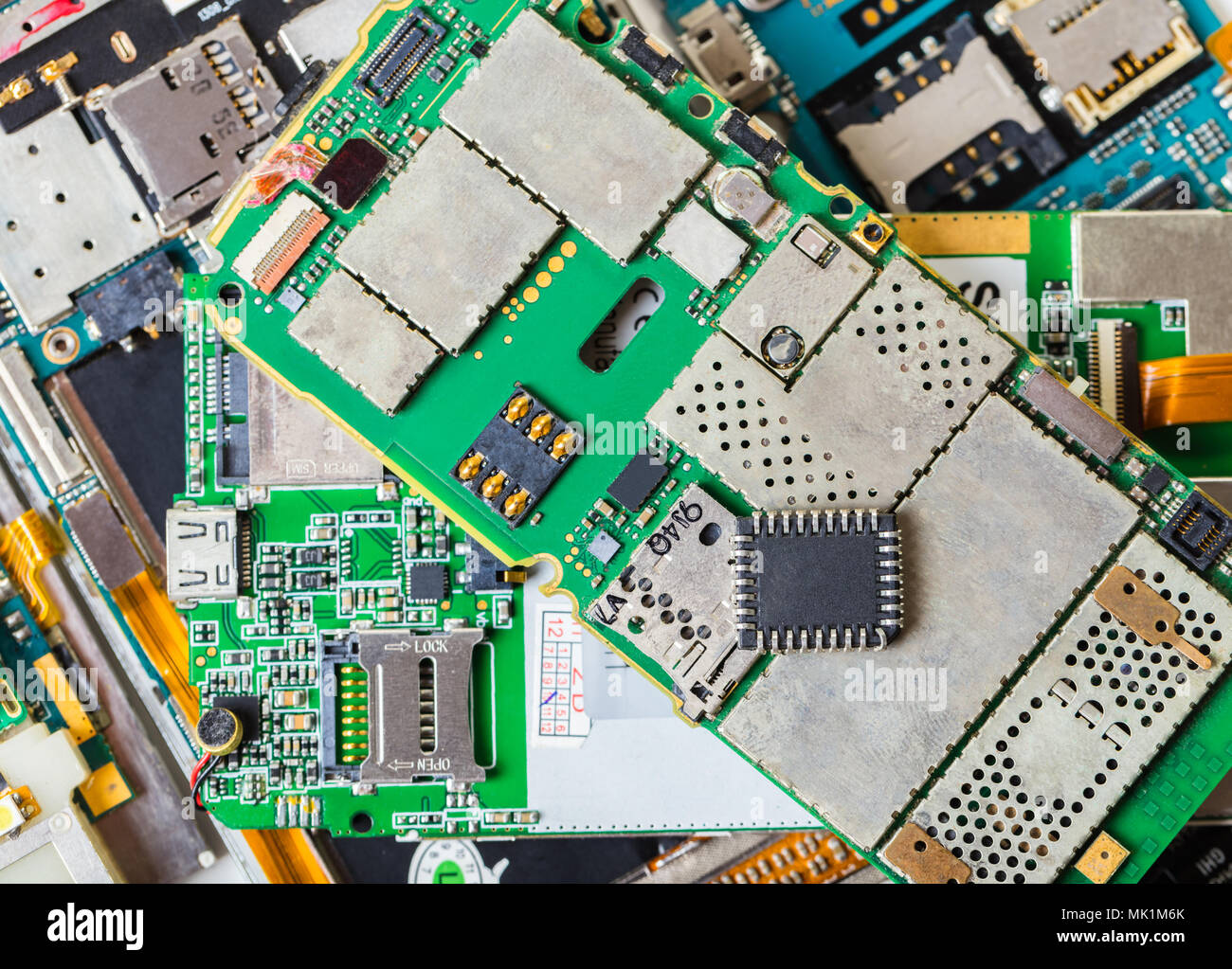 Disassembled electronic device hi-res stock photography and images - Alamy