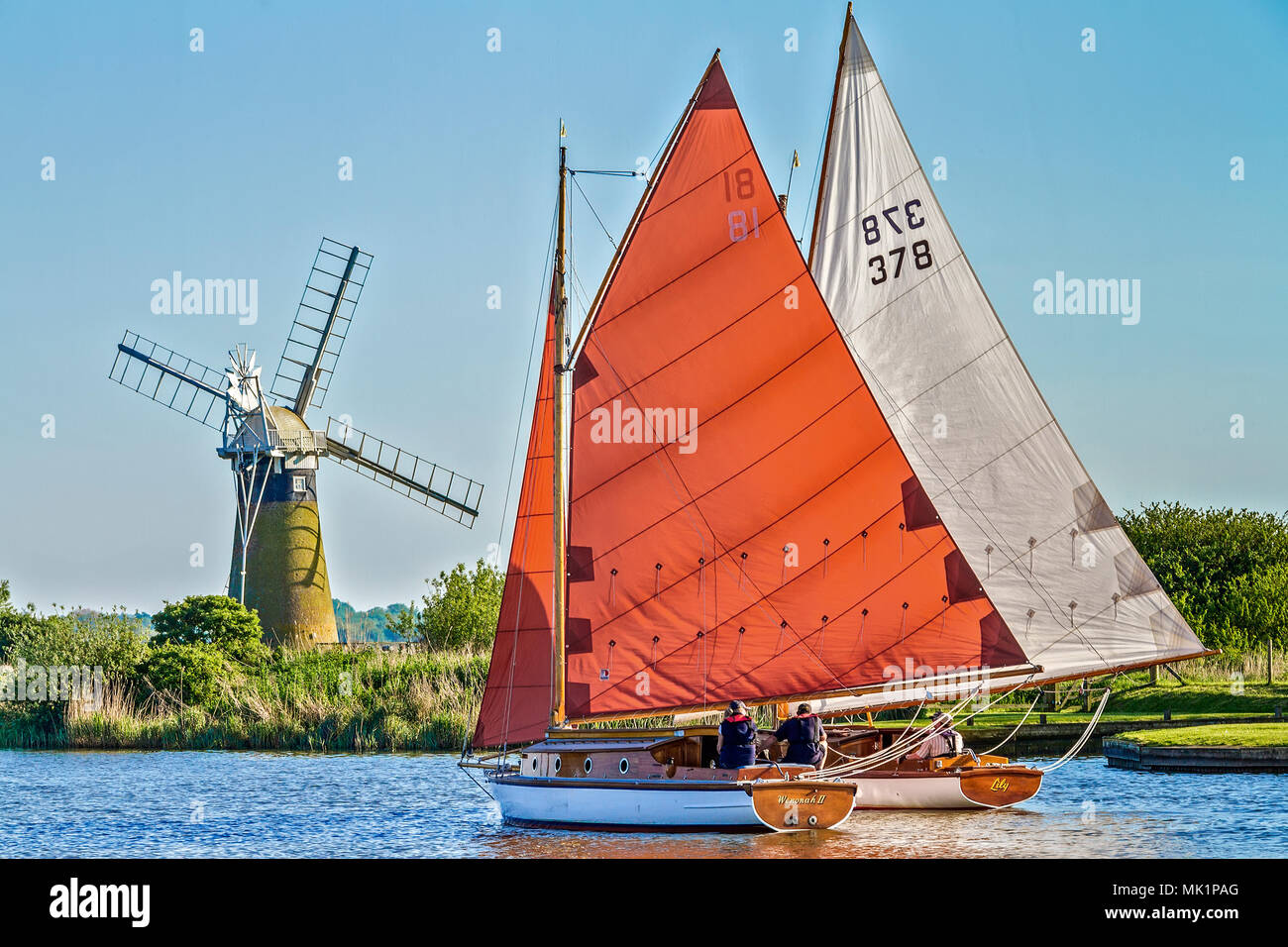 Norfolk broads sailing boats hi-res stock photography and images - Alamy