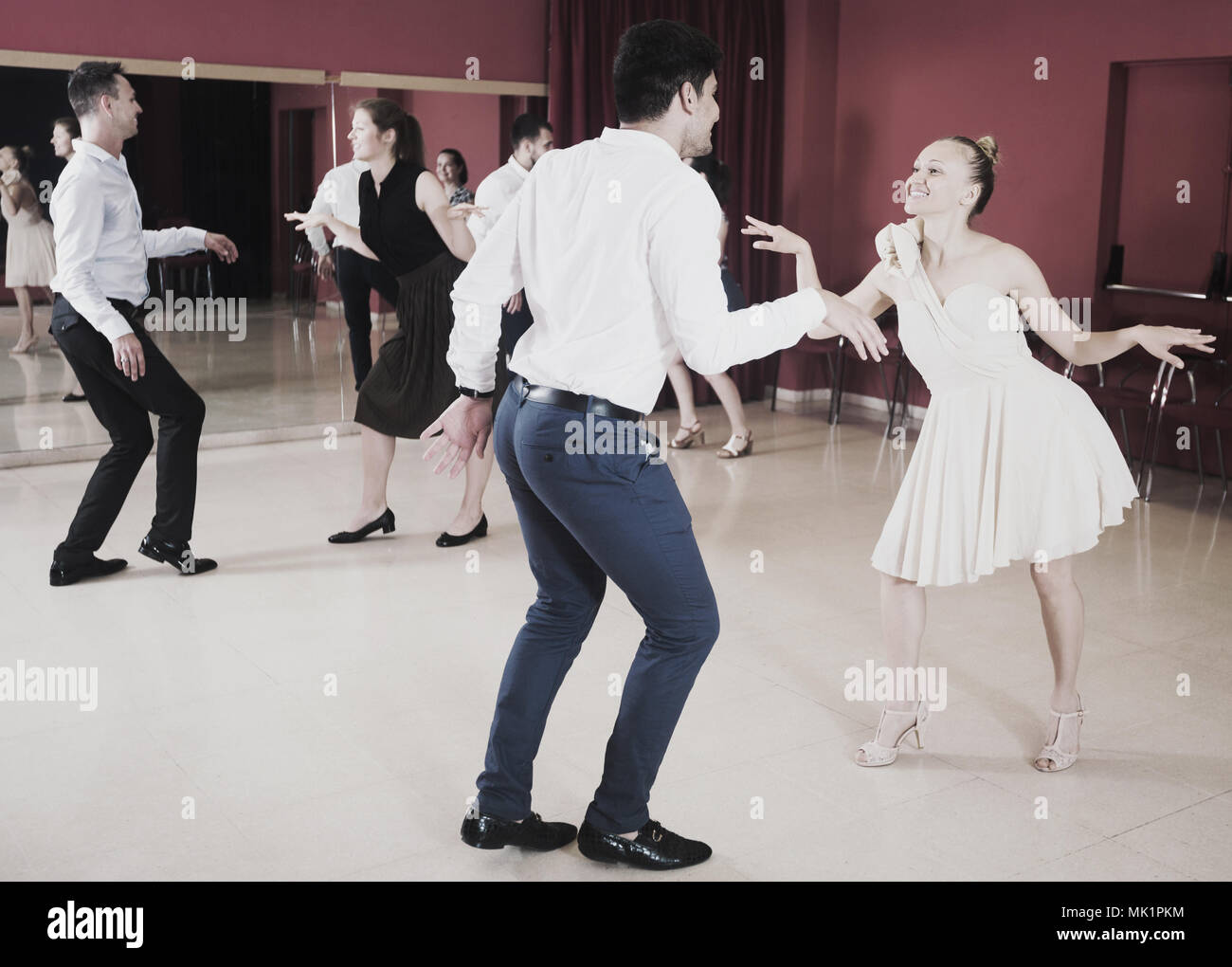 Couples practice studio dance hi-res stock photography and images - Alamy
