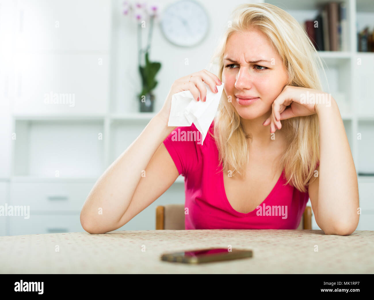 Teenage girl phone crying hi-res stock photography and images - Alamy