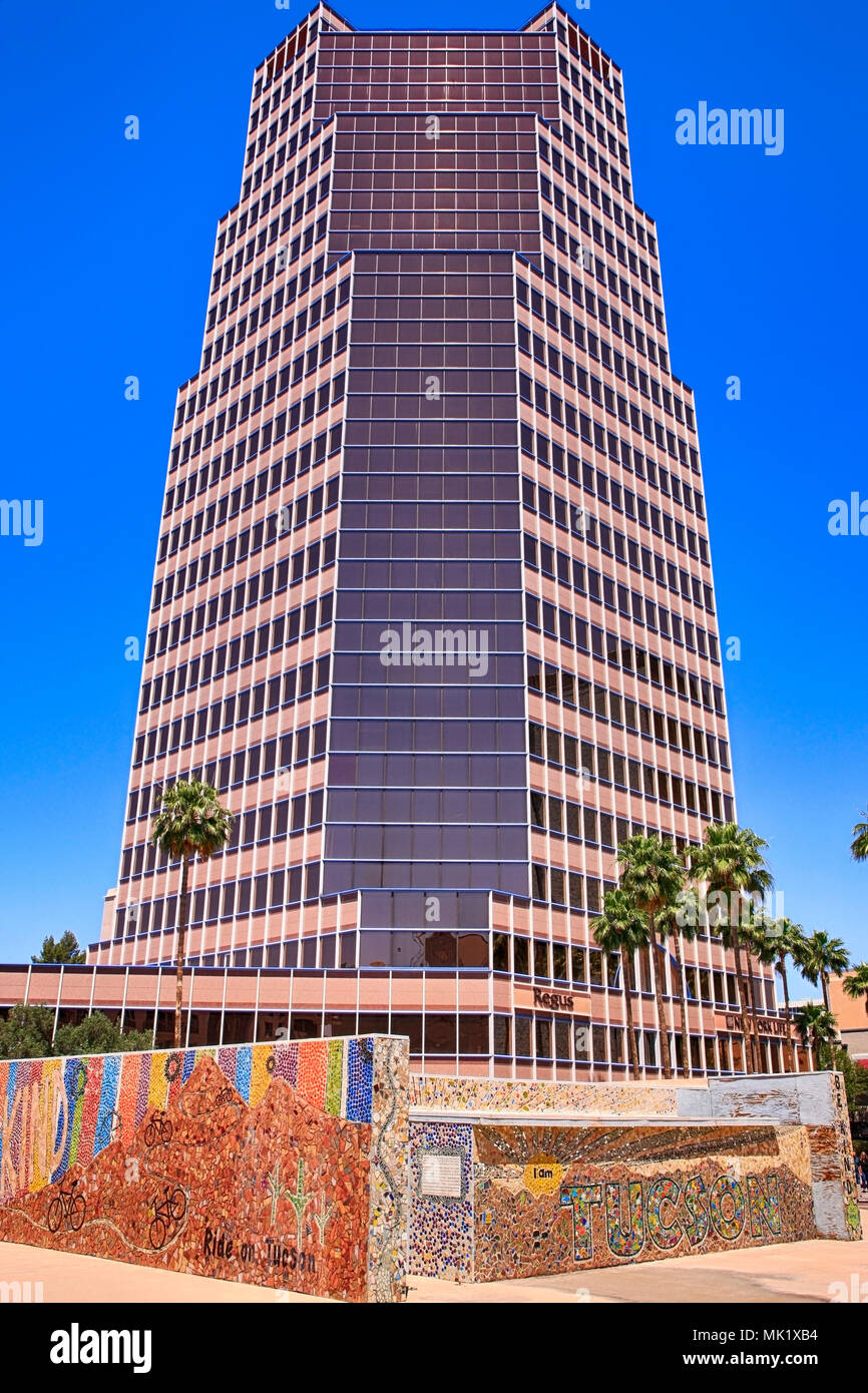Business skyscraper hi-res stock photography and images - Alamy