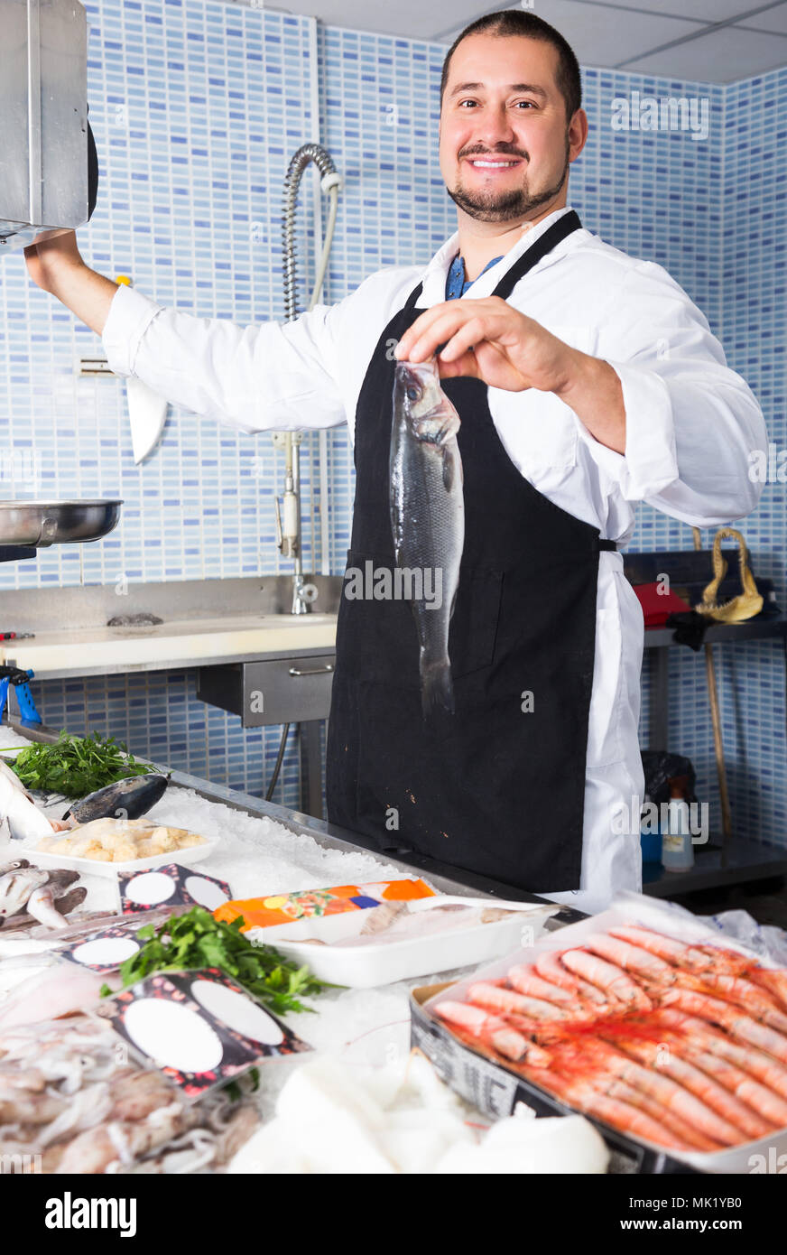 Man eating clam hi-res stock photography and images - Alamy