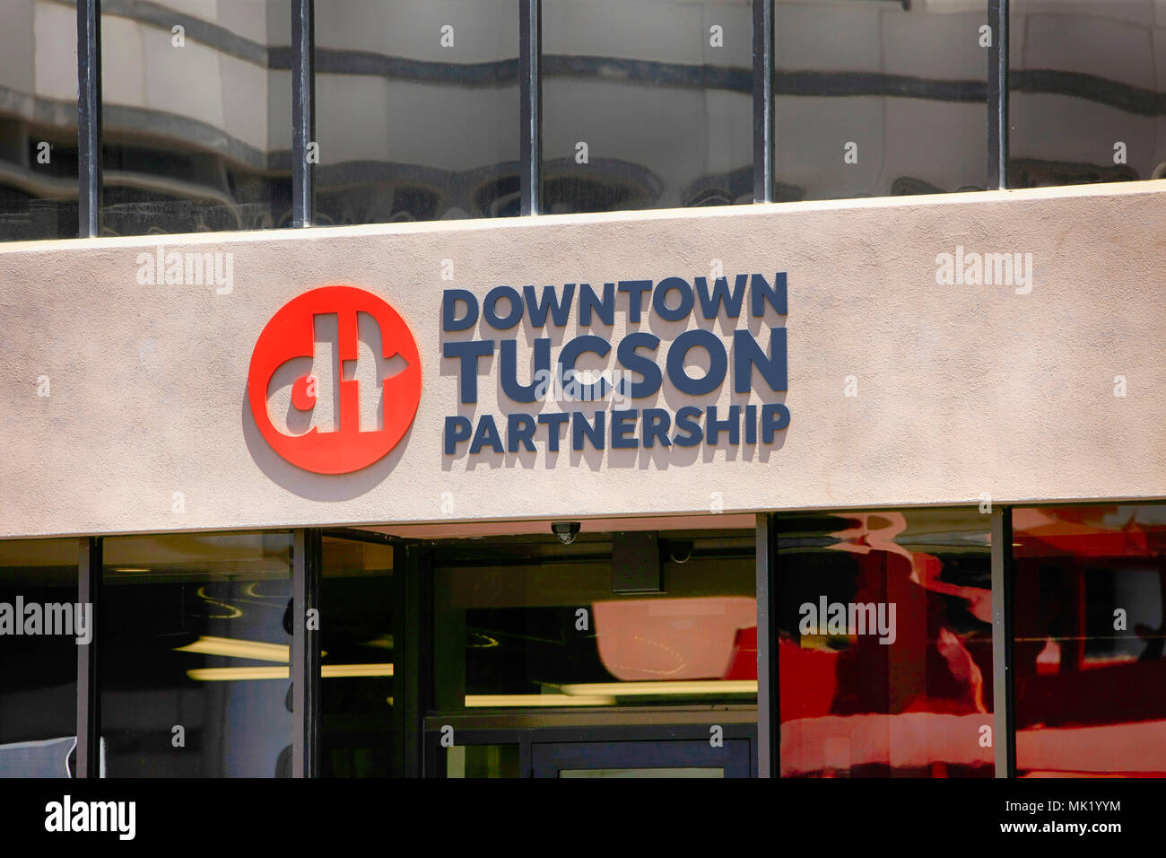 Business partnership signage hi-res stock photography and images - Alamy