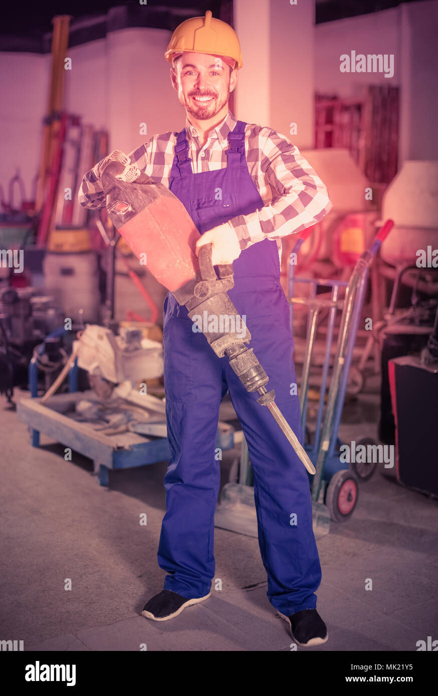 Pneumatic hammers hi-res stock photography and images - Alamy