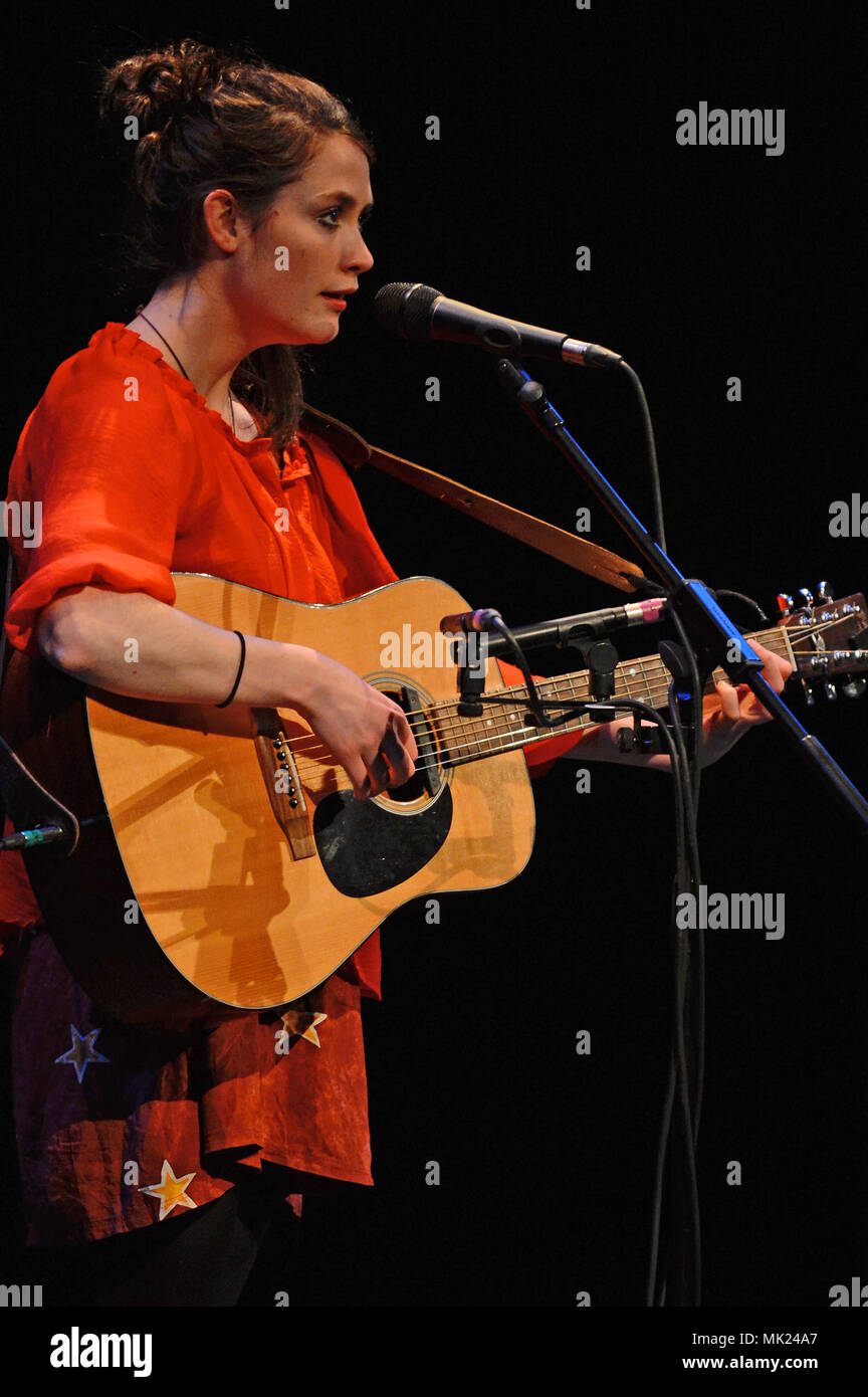 Rachel Sermanni Scottish folk musician soloist playing at Mareel in ...