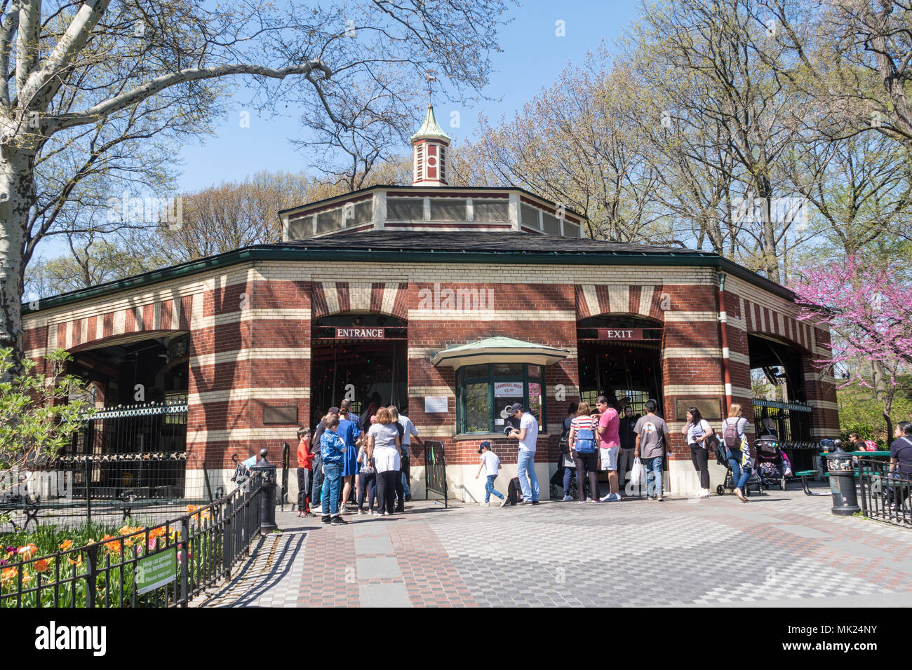New york central park carousel hi-res stock photography and images - Alamy