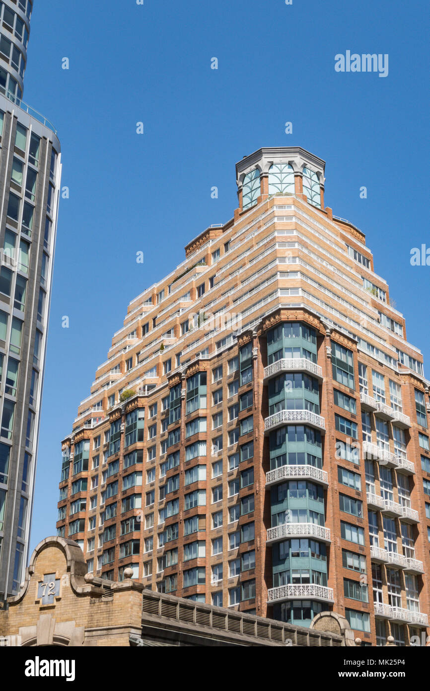 201 w 72nd street hi-res stock photography and images - Alamy