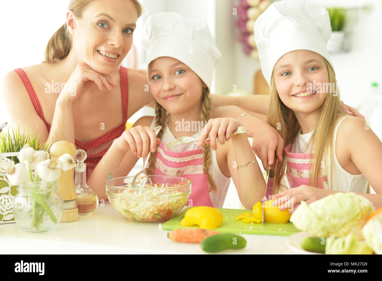 Apron assistance hi-res stock photography and images - Alamy