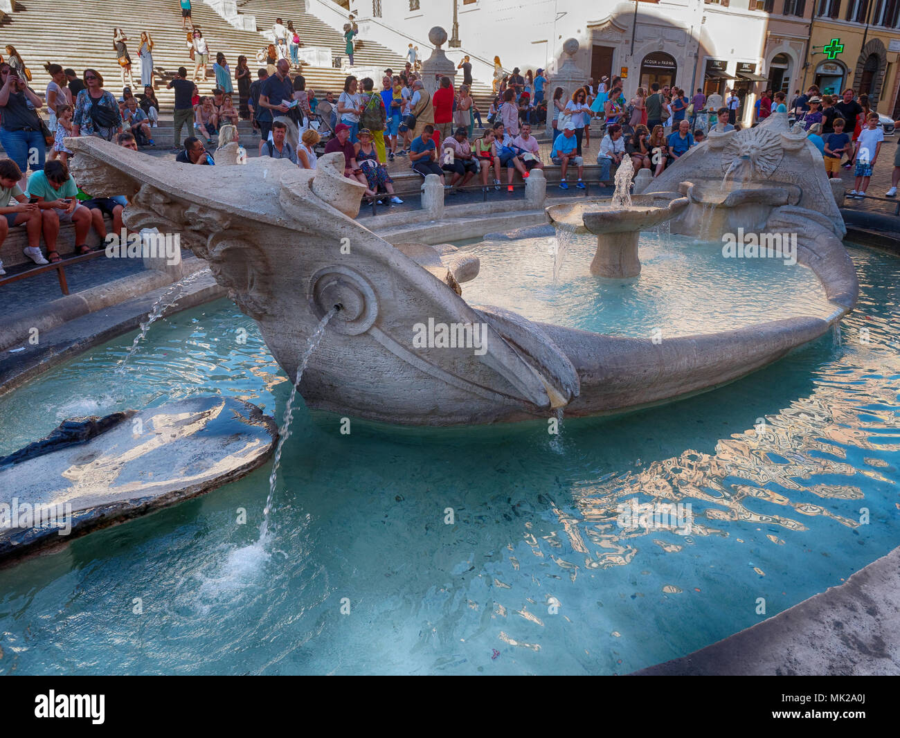 Ugly fountain hi-res stock photography and images - Alamy