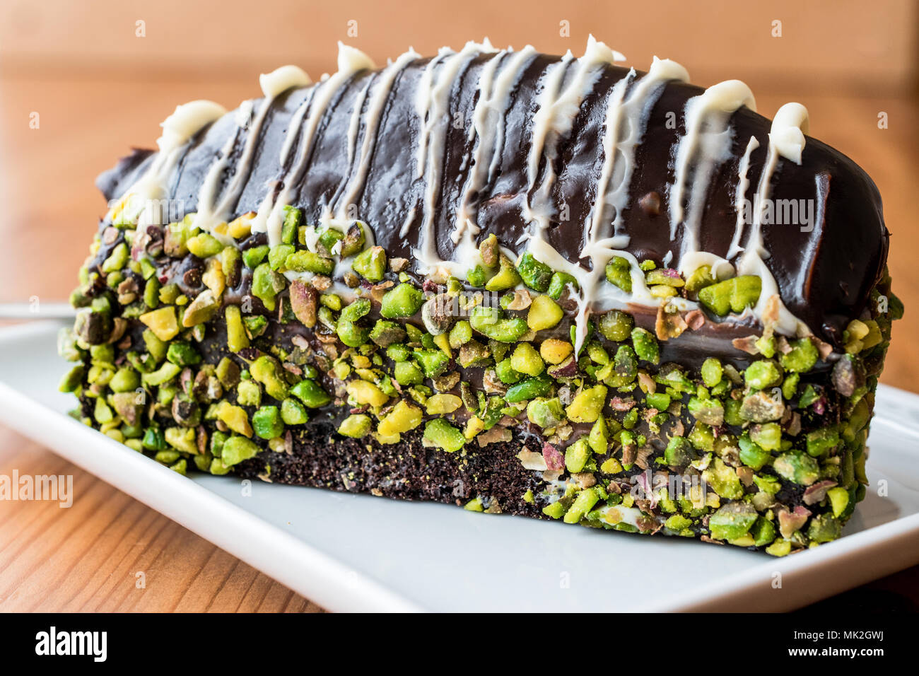 Malaga Dessert / Chocolate Eclairs with peanut and banana turkish ...