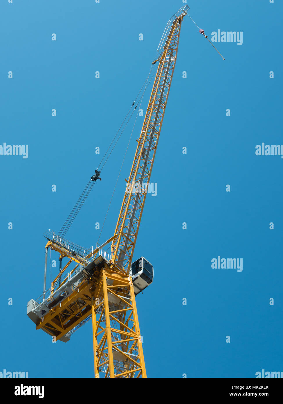 Skeleton frame skyscraper hi-res stock photography and images - Alamy