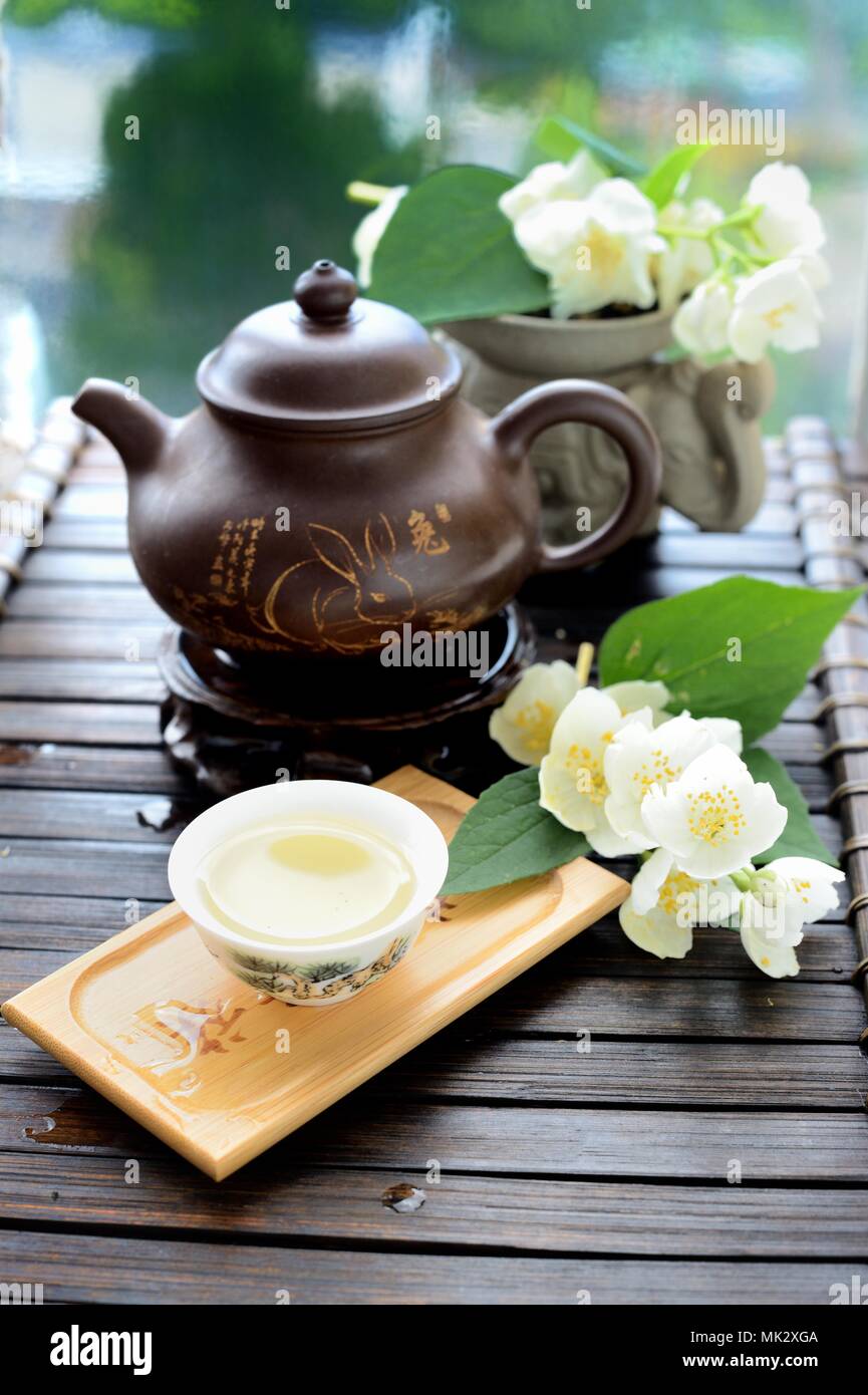 Eating tea leaves hi-res stock photography and images - Alamy