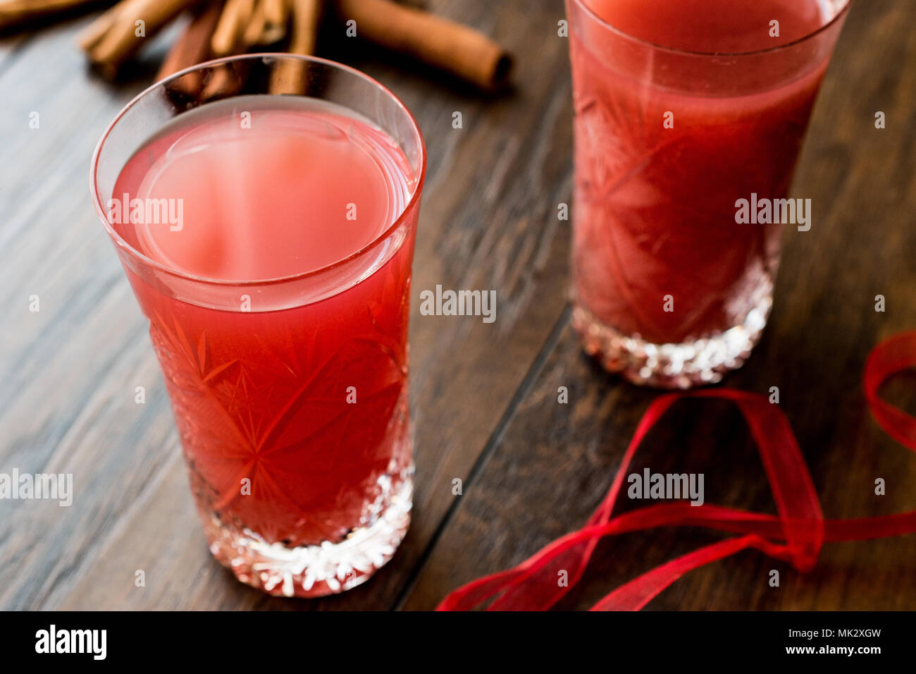 Kizilcik serbeti / Cranberry Sherbet with cinnamon sticks. Ramadan ...
