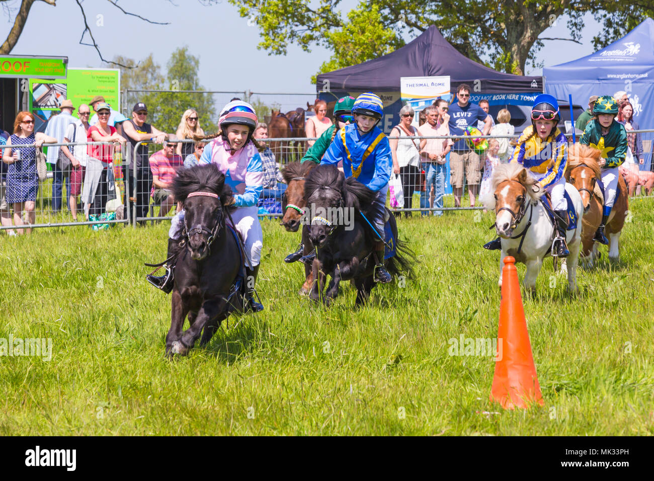 Girls riding shetland pony hi-res stock photography and images - Alamy