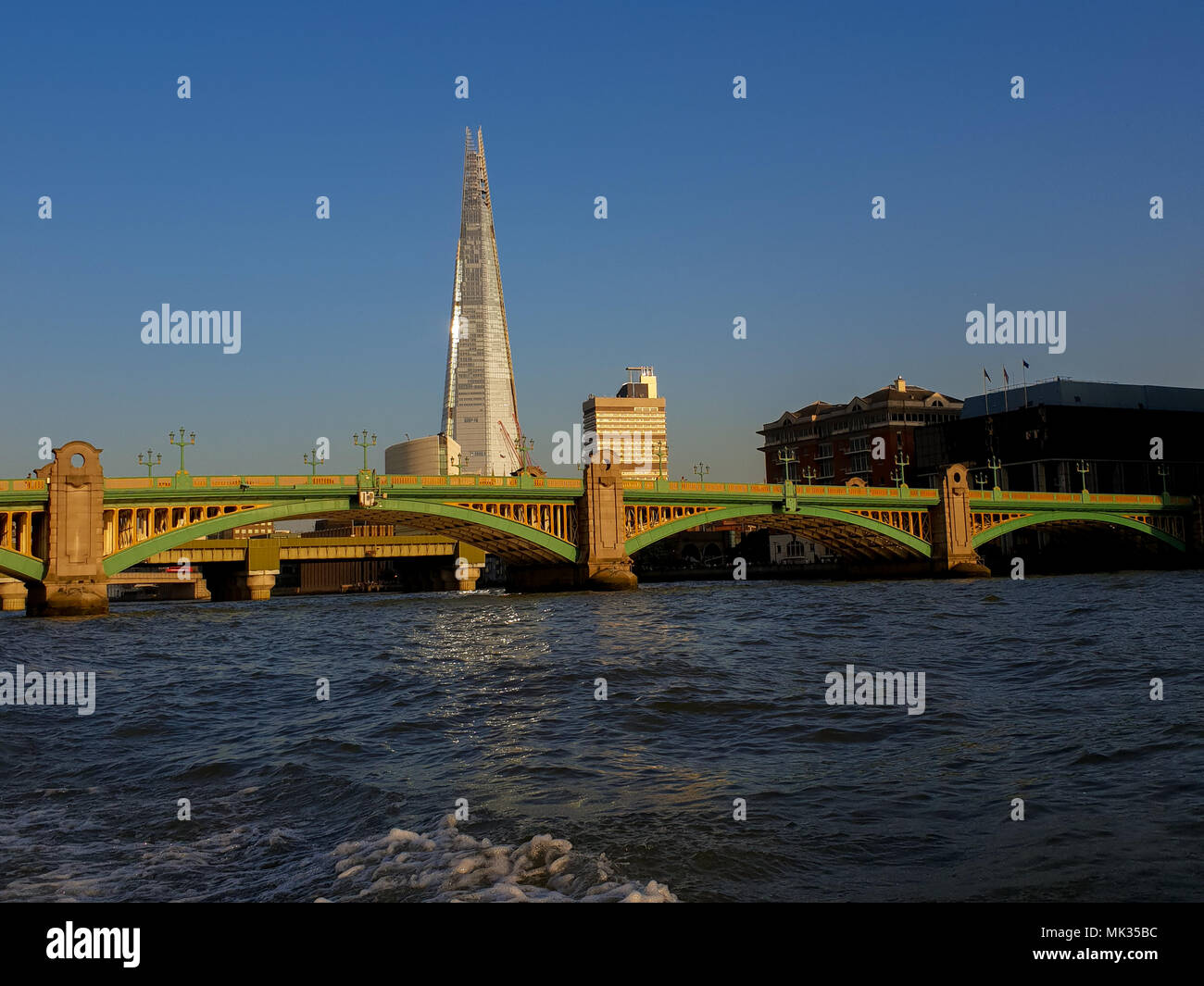 Londons skyline as sun sets hi-res stock photography and images - Alamy
