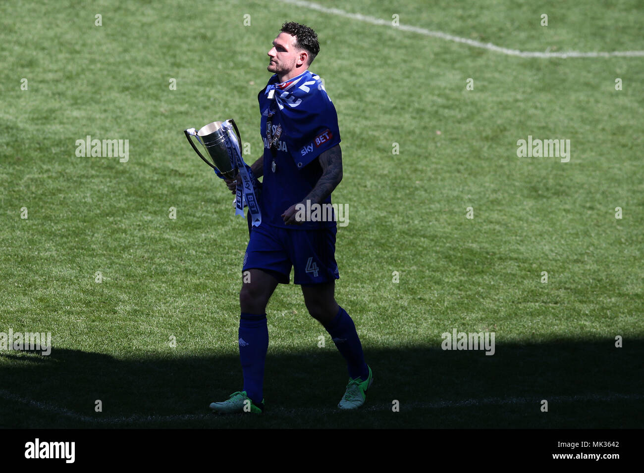 Sean morrison championship trophy hi-res stock photography and images ...