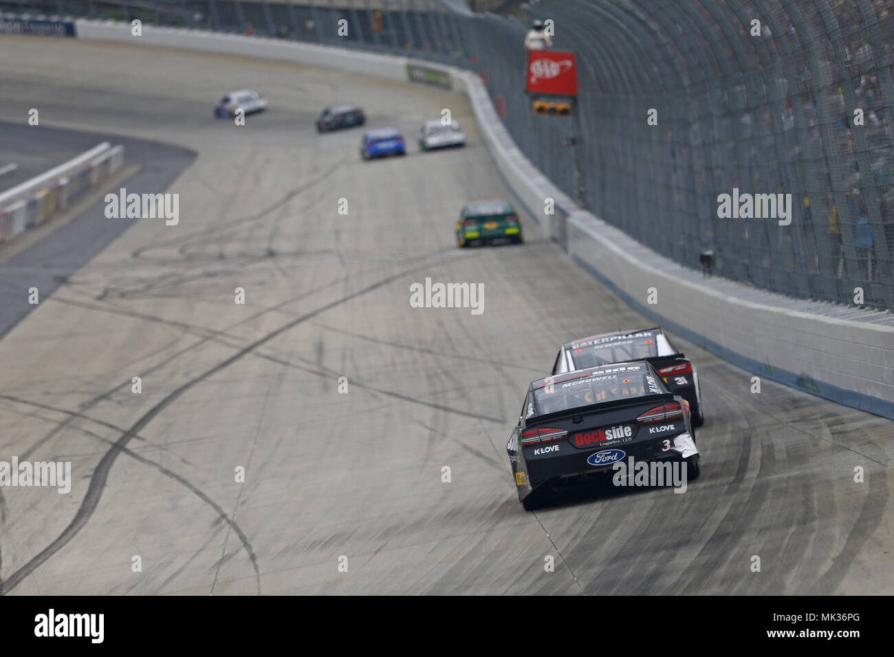 Dover, Delaware, USA. 6th May, 2018. David Ragan (38) battles for ...
