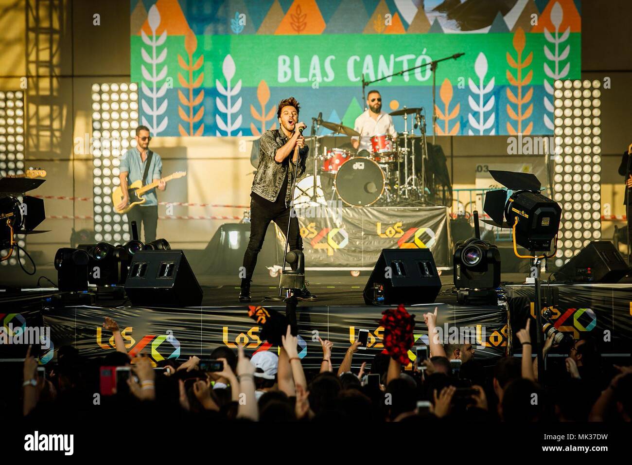 Canto pop hi-res stock photography and images - Alamy