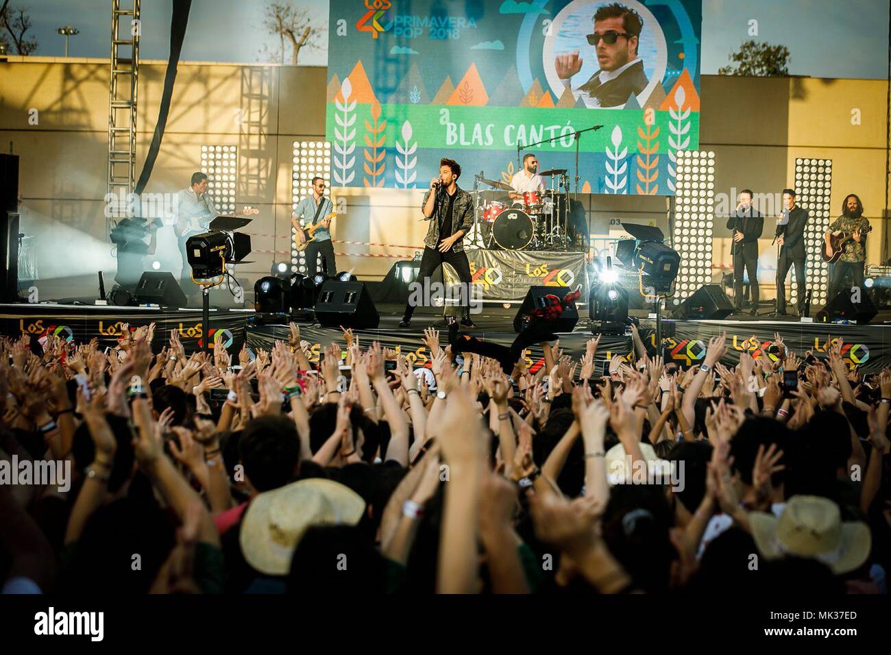 Canto pop hi-res stock photography and images - Alamy