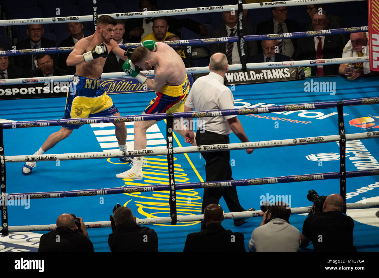 O2 arena london boxing hi-res stock photography and images - Alamy