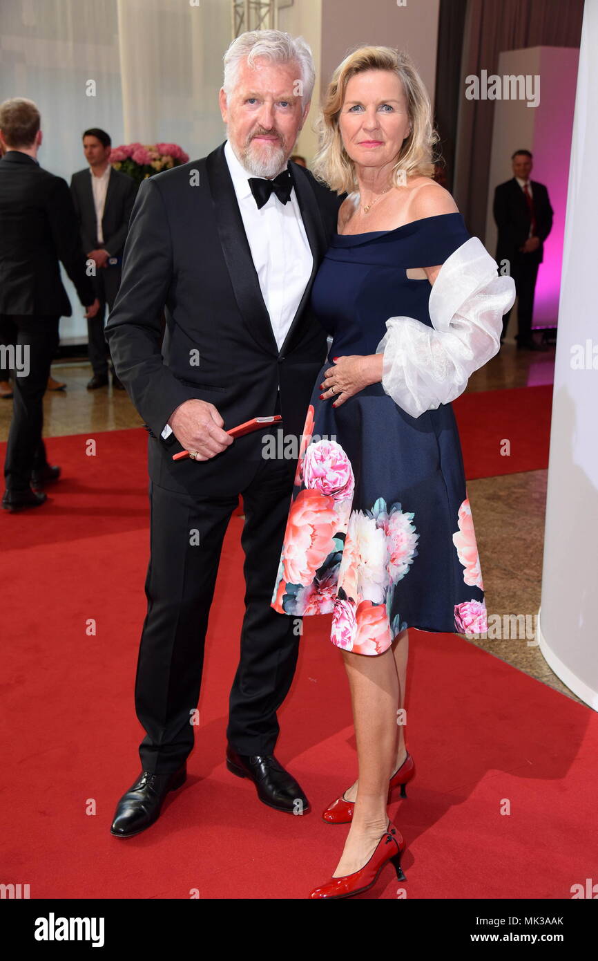 Deutschland. 06th May, 2018. Hera Lind with husband Engelbert Lainer ...