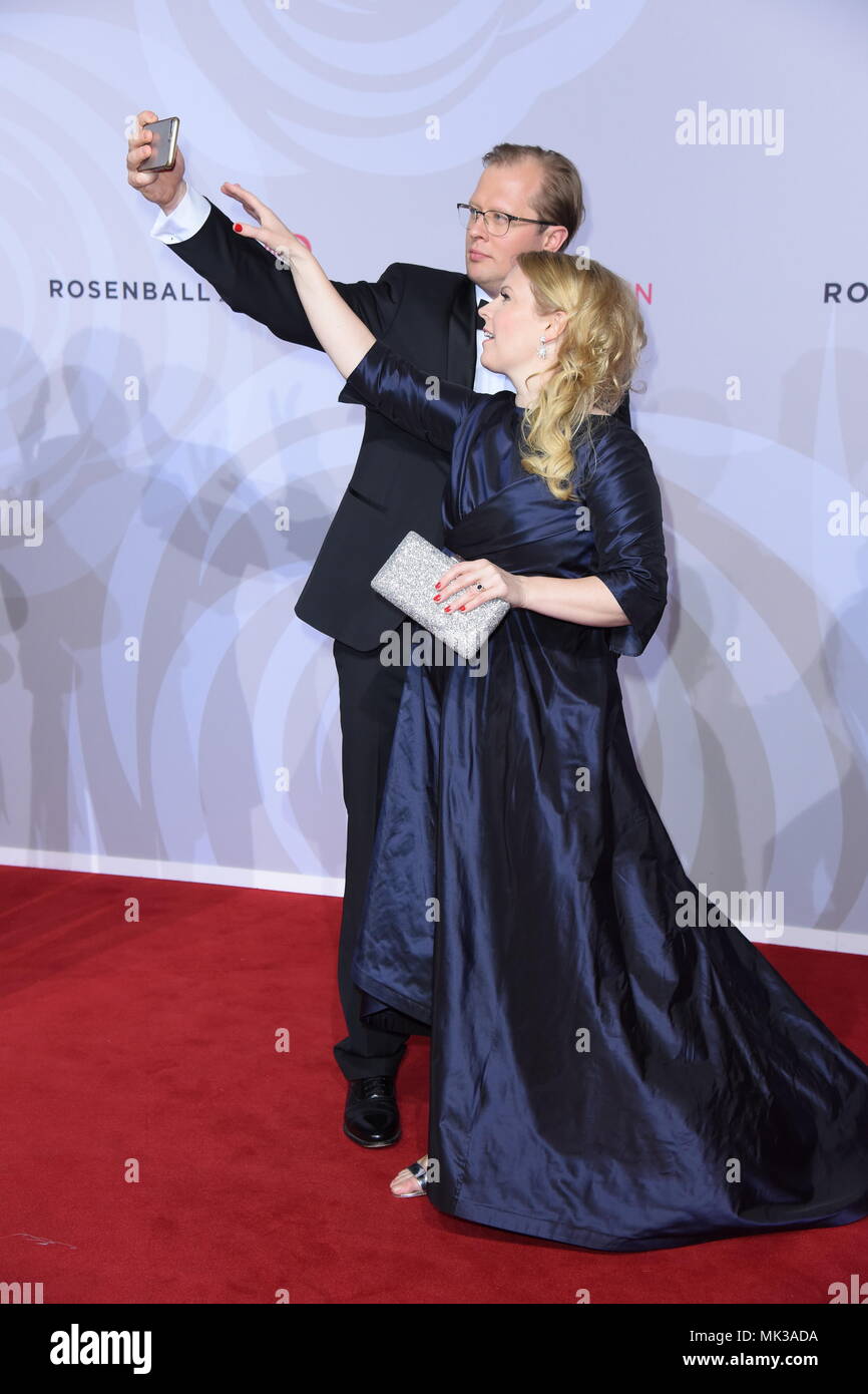 Deutschland. 06th May, 2018. Patricia Kelly with husband Dennis ...