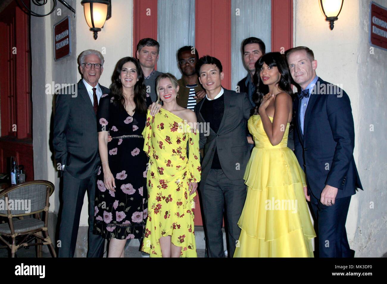Cast the good place hi-res stock photography and images - Alamy