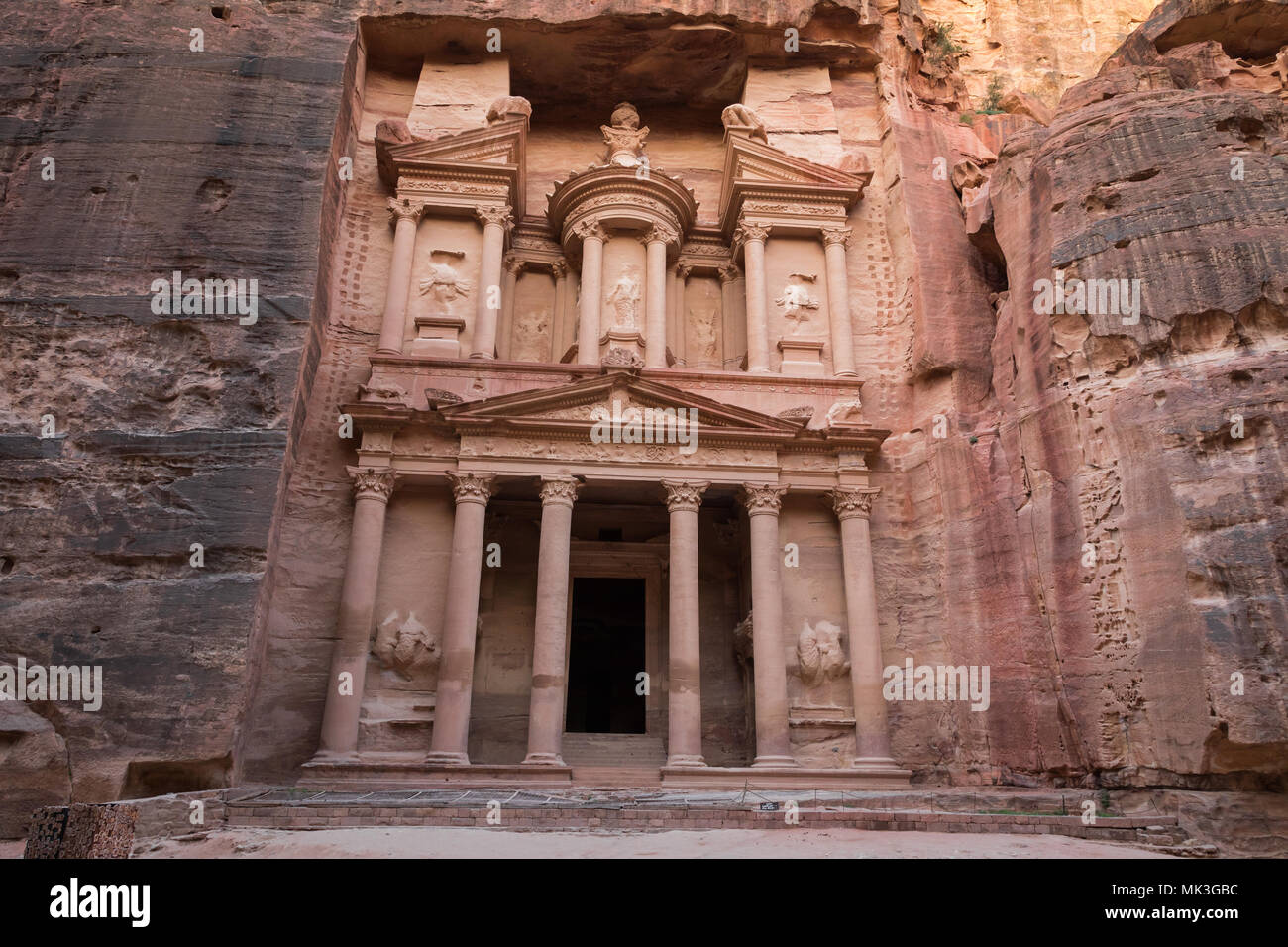 Ancient temple in Petra, Jordan Stock Photo - Alamy