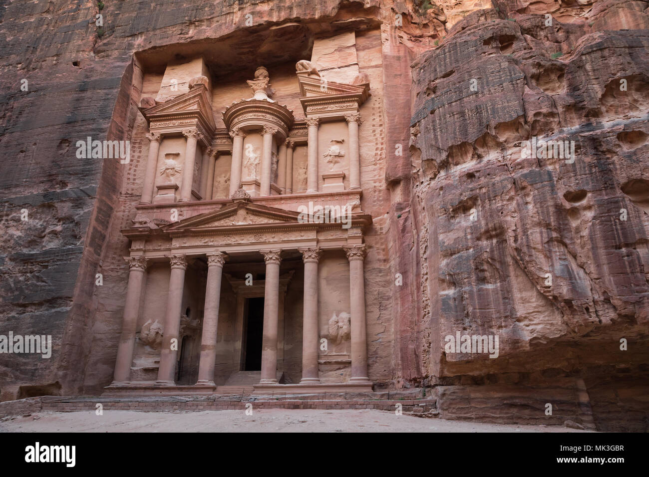 Ancient temple in Petra, Jordan Stock Photo - Alamy