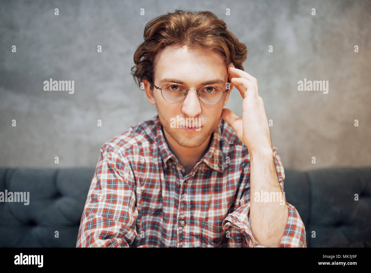 Thinking man hi-res stock photography and images - Alamy